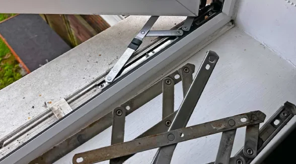 uPVC Window Hinge Replacement Cost London | Guide